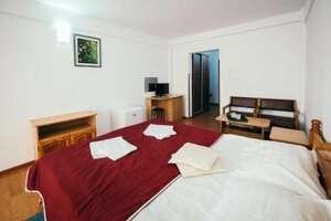Simeria (Bucharest, Bucharest Sector 5, Piaţa Mihail Kogălniceanu, 2), otel