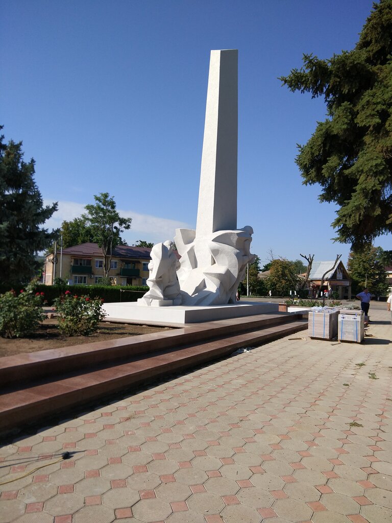 Anıt, heykel Воинам-землякам, погибшим на фронтах Великой Отечественной войны, Svetlograd, foto