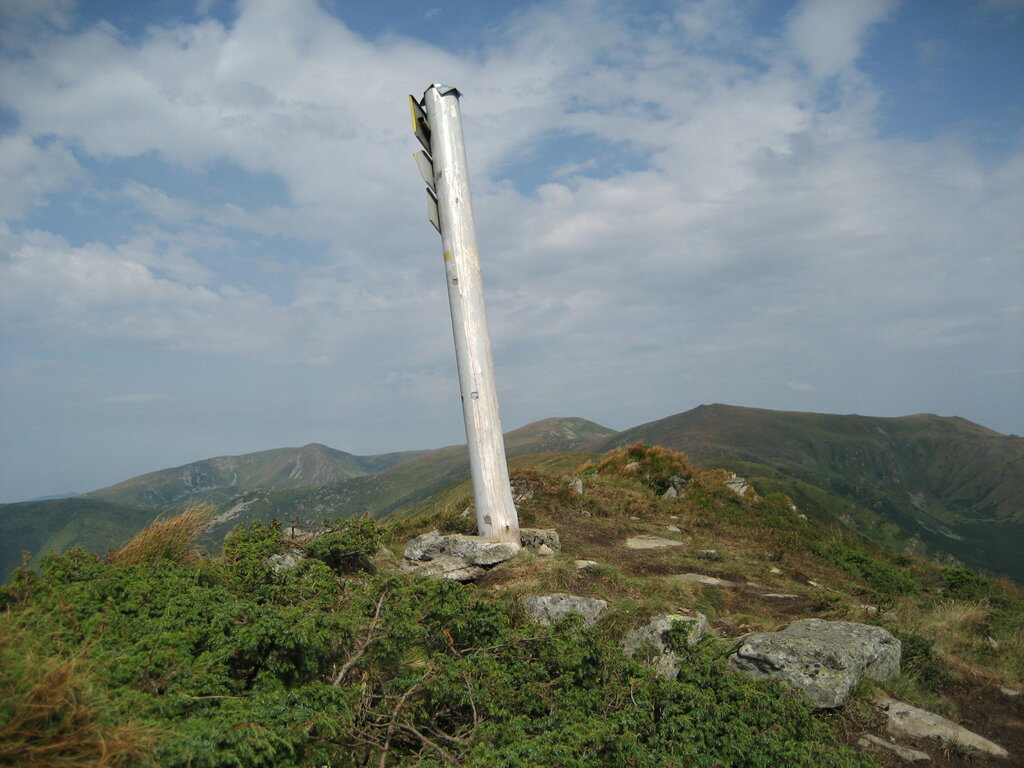 Dağ zirvesi Гора Дземброня, Zakarpatska oblastı, foto
