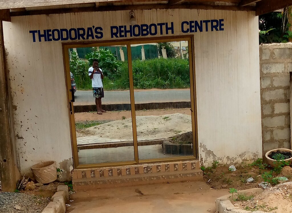 i̇ş güvenliği Theodora's Rehoboth Center, Dünya, foto