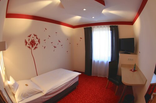 Otel Hotel-Restaurant Zum Goldenen Löwen, Kelkheim, foto