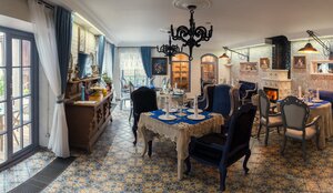 Grand Sova (Varvarinskaya ulitsa No:18, Plyos), restoran  Plios'tan