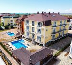 Fratelli Hotel (Киевская улица No:10, посёлок городского типа Новофёдоровка), otel  Kırım Cumhuriyeti'nden