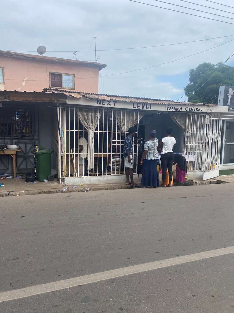 Giyim mağazası Next Level Fashion Centre, Akra, foto