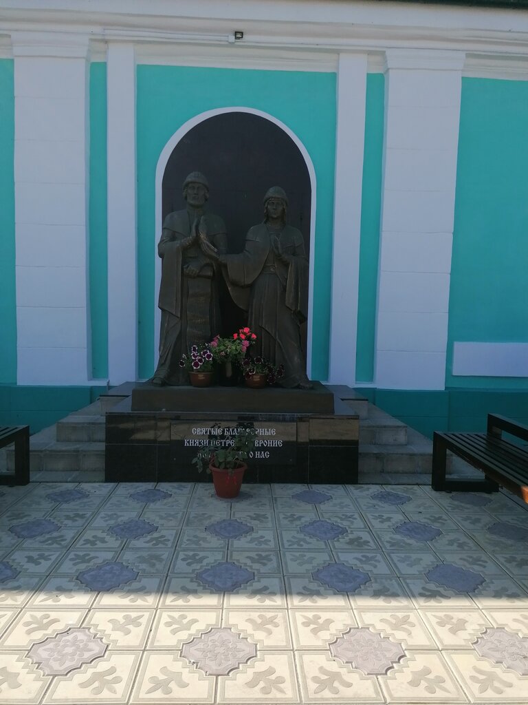 Şapel, haç anıtı Tserkov Ioanna Predtechi V Novosokolnikakh, Novosokolniky, foto