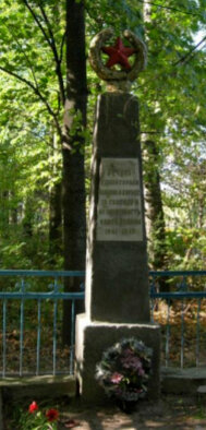 Anıt, heykel Братская могила, Mogiliovskaya oblastı, foto