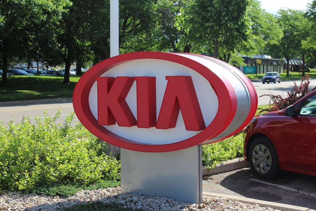 Otomobil satış galerileri Russ Darrow Kia of Madison Parts Department, Madison, foto