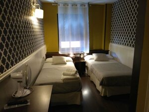 Hostal Gud Salamanca (Paseo Canalejas No:10, Santa Marta de Tormes, Salamanca), otel  Kastilya ve Leon'dan