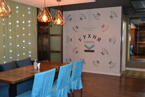 Cafe&bar Kuhnya (naberezhnaya imeni General-leytenanta M.M. Rudchenko No:1), kafe  Engels'ten