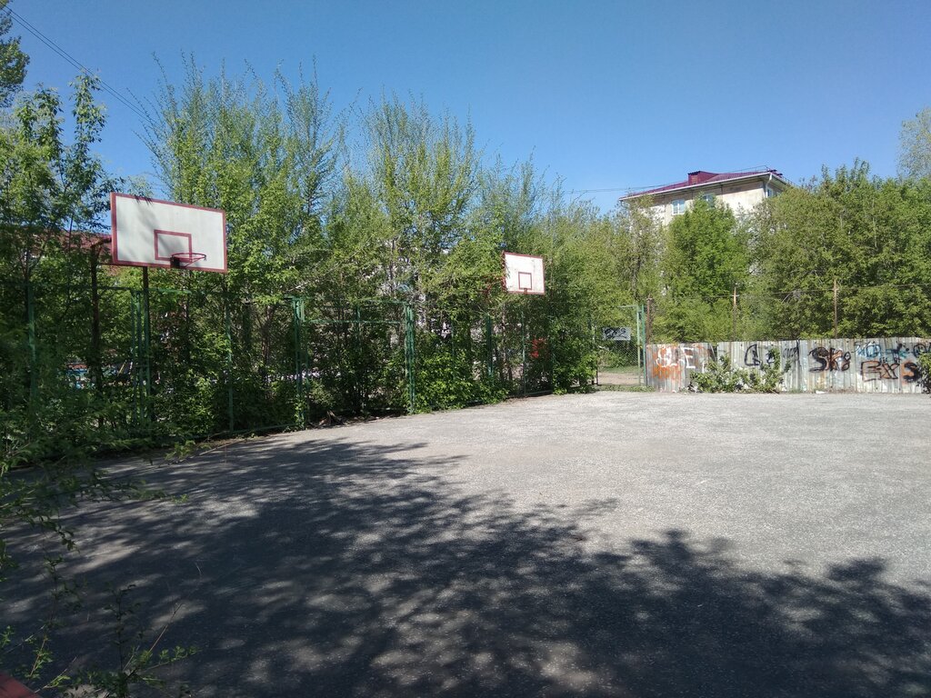 Spor alanı Баскетбольная площадка, Omsk, foto