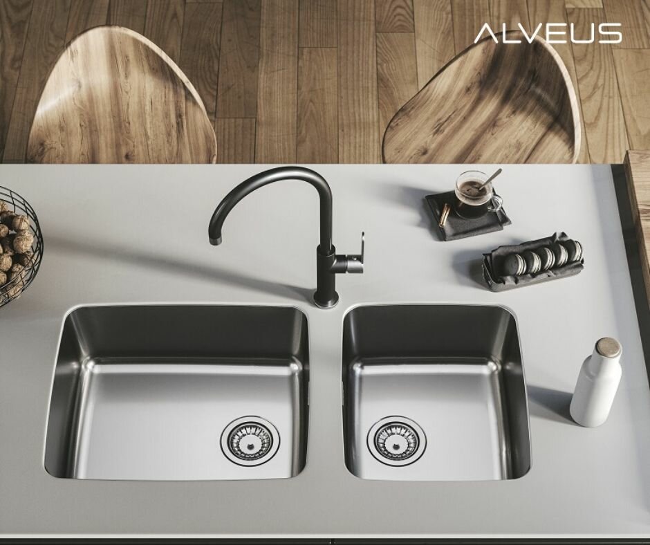 Banyo ve klozet ekipman ve aksesuarları üreticileri Alveus Rus, Moskova, foto