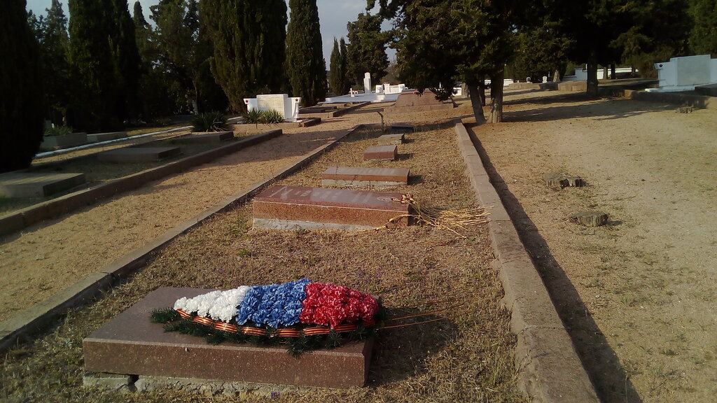 Ünlü kişilerin mezarları Полковник А.Б. Меграбян, Sevastopol, foto