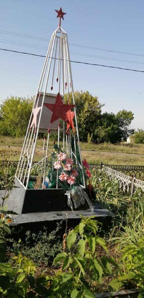 Anıt, heykel Обелиск воинам-землякам, павшим в годы Великой Отечественной войны, Omskaya oblastı, foto