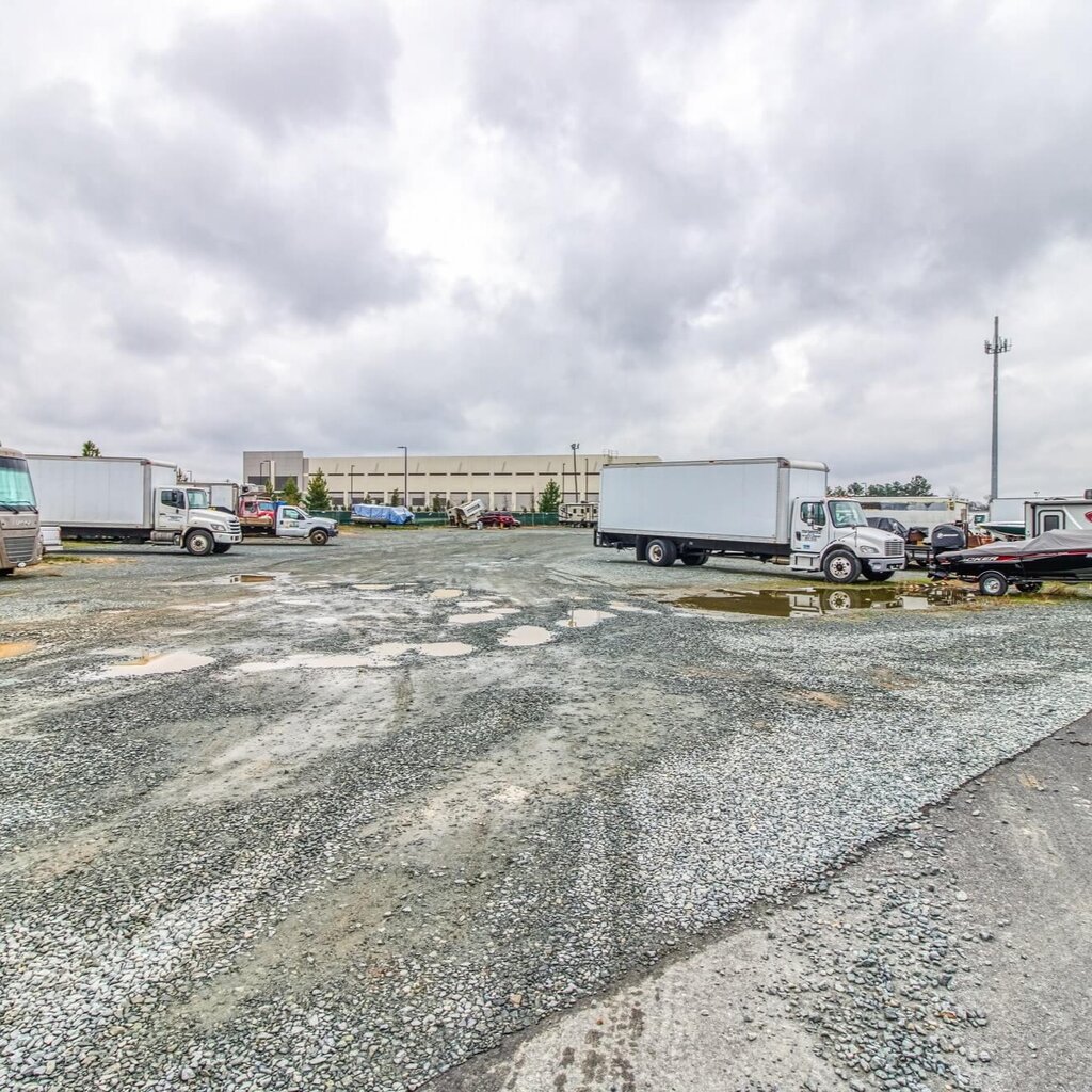 Depo hizmetleri SafeNest Storage, Kuzey Carolina Eyaleti, foto