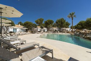 Lago Resort Menorca - Villas & Bungalows del Lago (Comunidad Autónoma de Valenciana, Valencia, Calle Macarella), otel  Balear Adaları'ndan