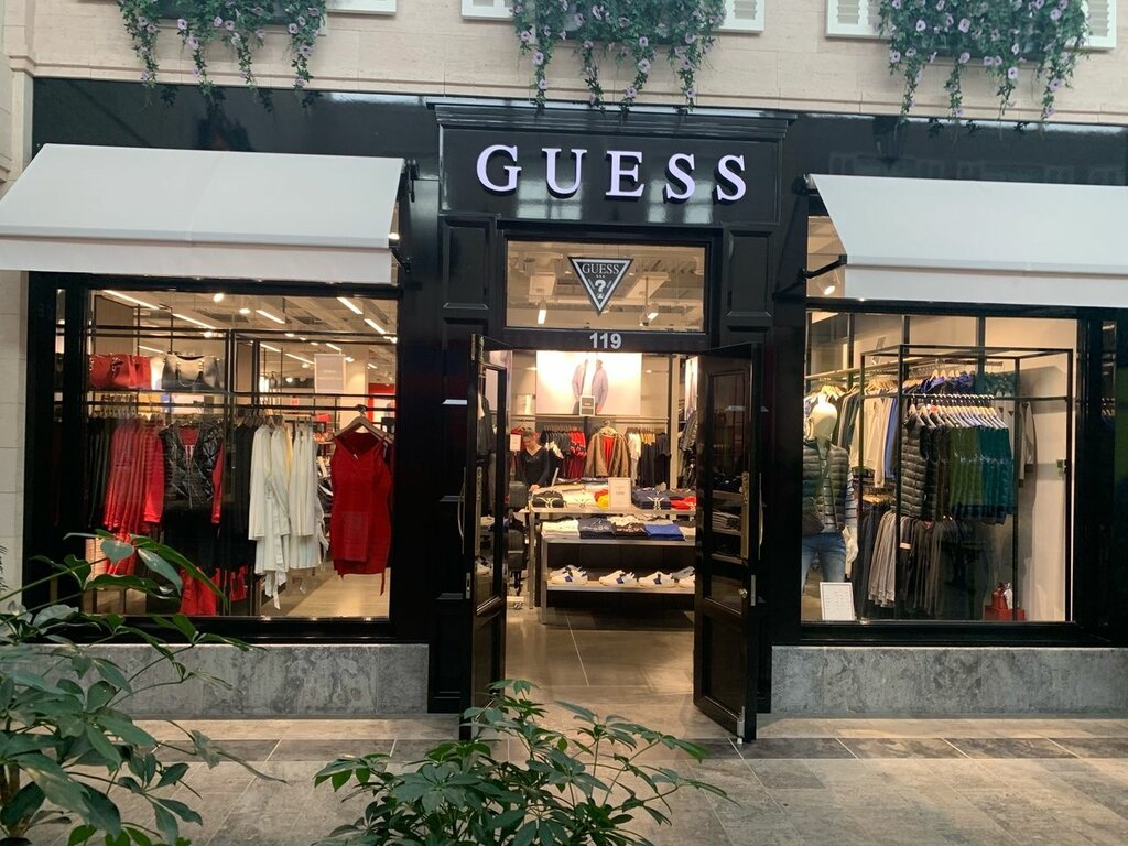 Denim giyim Guess, Moskova ve Moskovskaya oblastı, foto