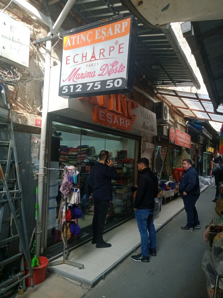 Giyim mağazası Atınç Eşarp, İstanbul, foto