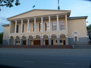 Regional Kazakh Drama Theatre Takhavi Akhtanov (Takhaui Akhtanov Street No:52), tiyatrolar  Aktöbe'den