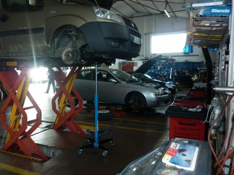Otomobil servisi Officina O. R. A., Piyemonte, foto