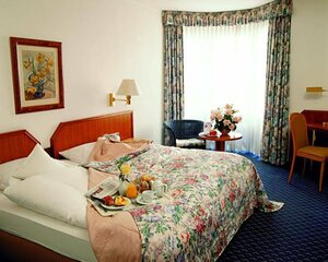 Rheinhotel Larus (Rhineland-Palatinate, Mayen-Koblenz, In der Obermark, 7), otel  Renanya‑Palatinate'den