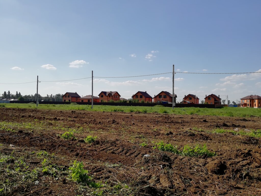 Yazlık ev inşaatı Kottedzhny poselok Zyablikovo, Krasnodarski krayı, foto