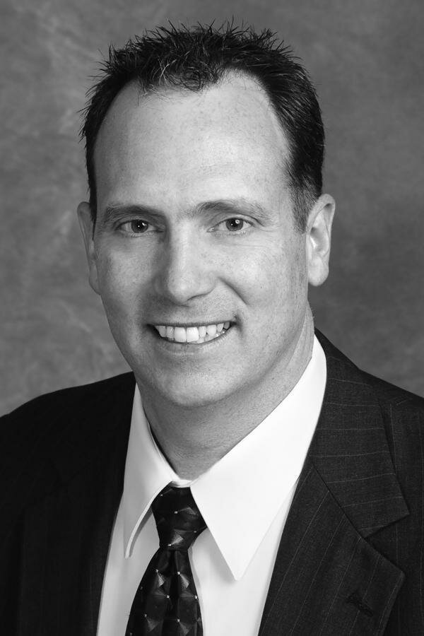 Yatırım fonu firmaları Edward Jones - Financial Advisor: Andrew Norman, Kentucky, foto