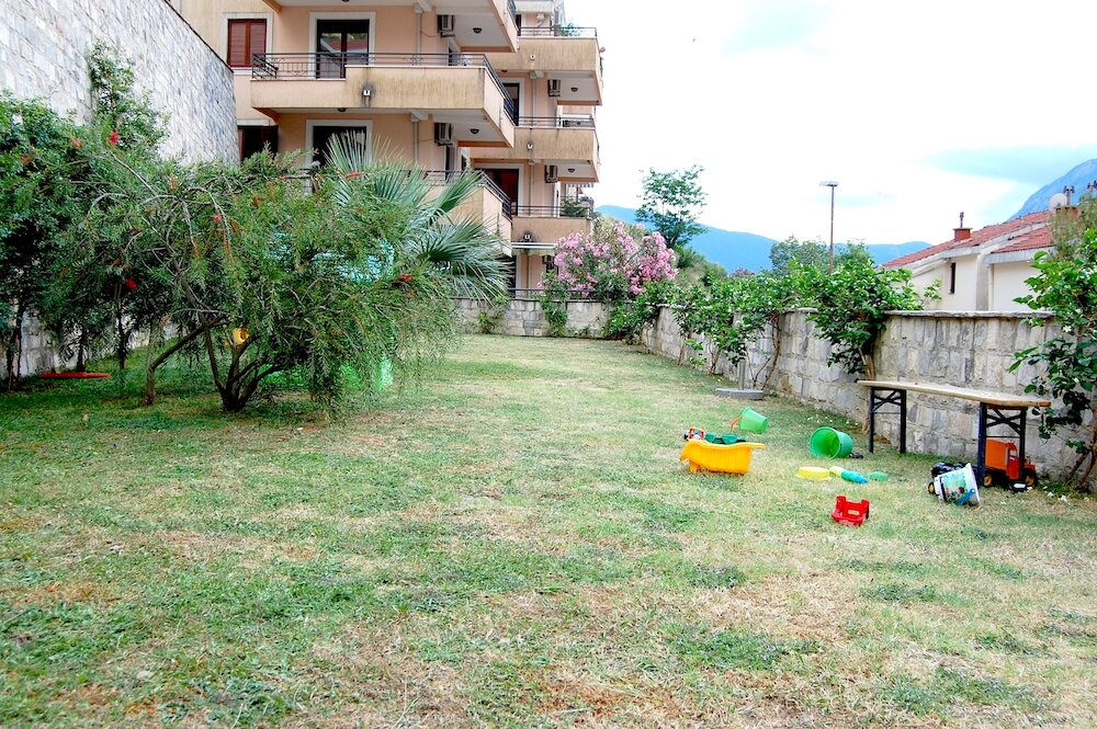 Emlak ofisi Maxim's Global, , foto