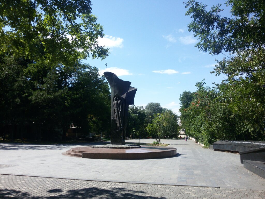 Anıt, heykel Погибшим морякам и кораблям, Odesa, foto