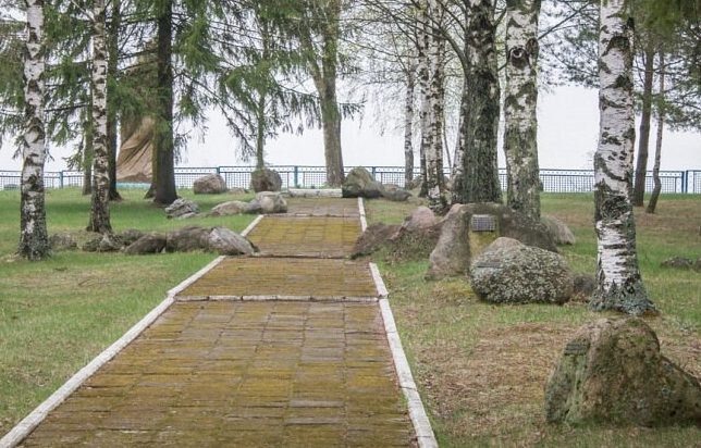 Anıt, heykel Братская могила, Mogiliovskaya oblastı, foto