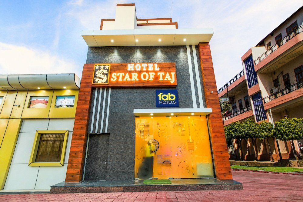 Otel FabHotel Star of Taj Restobar, Agra, foto