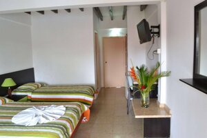 Hotel Puerto Ballesta (Pichincha, Via Collas Tababela), otel  Esmeraldas'tan