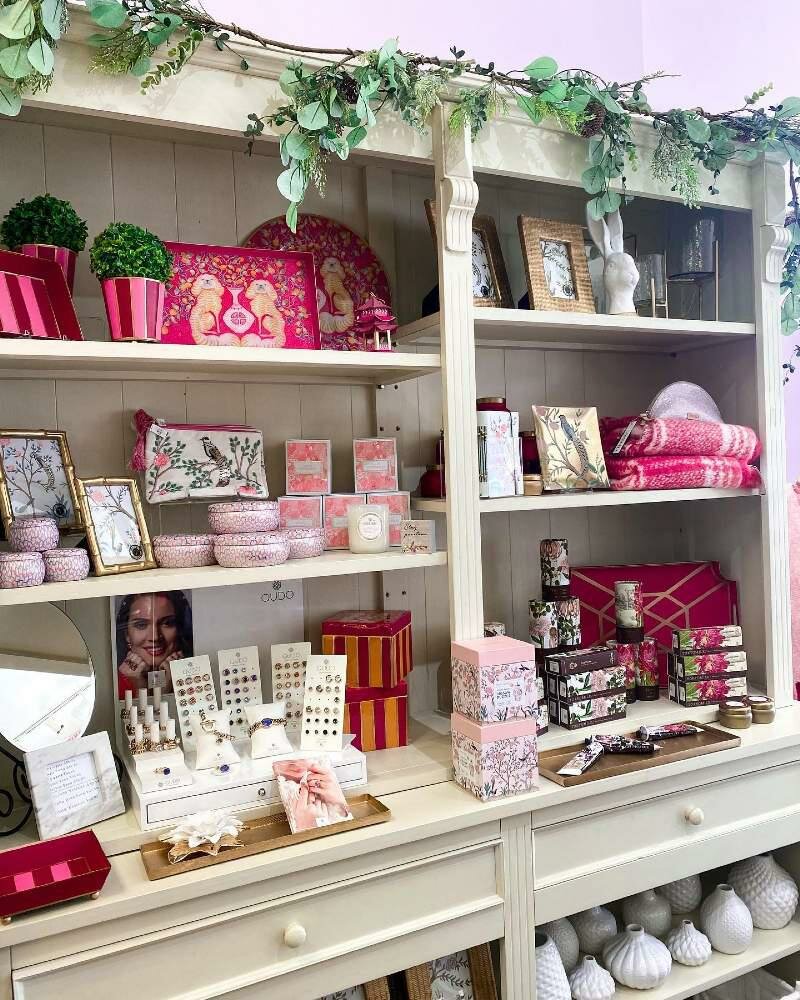 Giyim mağazası Violets Boutique, Lexington, foto
