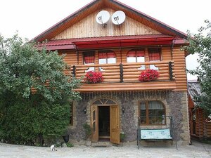 Usadba Doroga domoy (улица Василия Стефаника No:15), otel  Yaremcha'dan