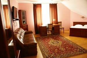 Complex Vivcharyk (улица Данилы Галицкого No:43), otel  Skole'den