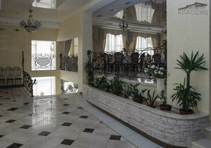 Classic (Lenina Street No:42), kafe  Slobozia'dan