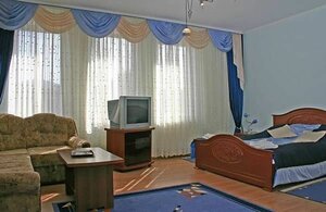 VIP (улица Воеводы Петенько No:5), otel  Hust'tan