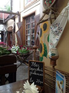 Korchma Taras Bulba (bulvar Tarasa Shevchenka No:418), restoran  Çerkassi'den