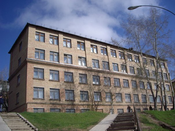 Yüksekokul Gpou Ukhtinsky meditsinsky kolledzh, Uhta, foto