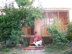 Guest House Lana (Приморская улица No:19, село Юркино), otel  Kırım Cumhuriyeti'nden