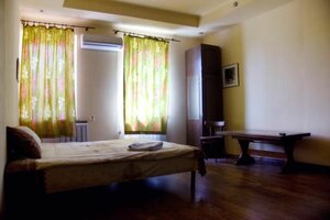 Apartment Near The Central Railway Station (вулиця Патріарха Мстислава Скрипника No:1), otel  Kiev'den
