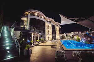 Hotel Sky Mare (улица имени Профессора Свиргуненко No:19, посёлок Семидворье), otel  Kırım Cumhuriyeti'nden