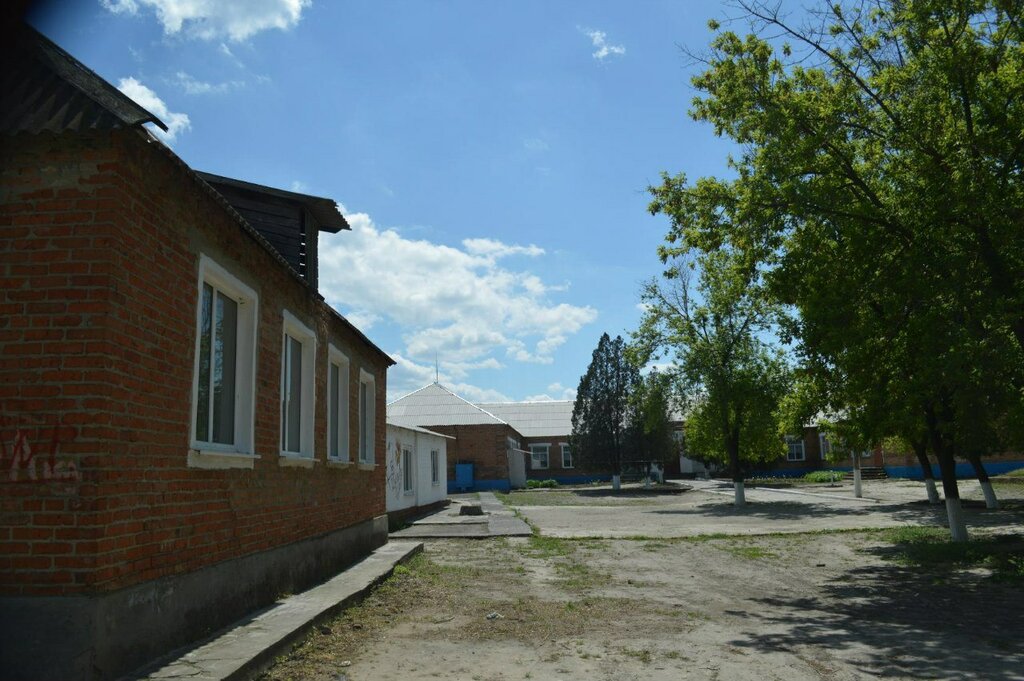 Ortaokul Коммунальное учреждение Великознамянская общеобразовательная школа I-III ступеней №3, Zaporoje Bölgesi, foto