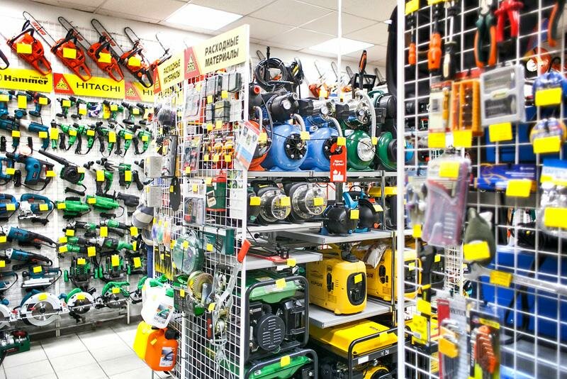 Elektrik ve benzinle çalışan aletler 220 Volt, Saint‑Petersburg, foto