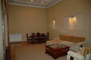 Меньшиков апартаменты 2 (Пушкінська вулиця No:6, Одеса), otel  Odesa'dan