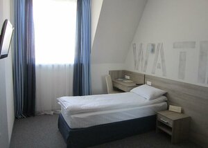 Ratsiotel Kiyev (Kharkivske Highway No:177/1), otel  Kiev'den