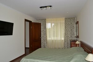 Чайка (Aviakonstruktora Antonova Street No:2, Kyiv), otel  Kiev'den