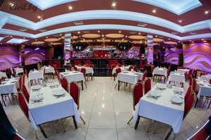 Aura (Smalienskaja Street No:15), restoran  Minsk'ten