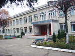 Srednyaya obshcheobrazovatelnaya shkola № 4 (Kyivska vulytsia No:16), ortaokul  Dunayivtsi'den