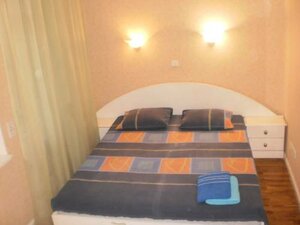 Apartments on Gonchara 14 (Olesia Honchara Street No:14), otel  Kiev'den