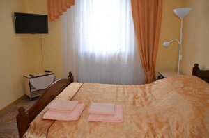 Guest House u Mariny (Krasnoarmeyskaya ulitsa No:37), otel  Suzdal'dan
